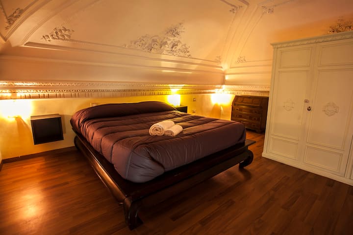 Large Apartment In City Center - Catania