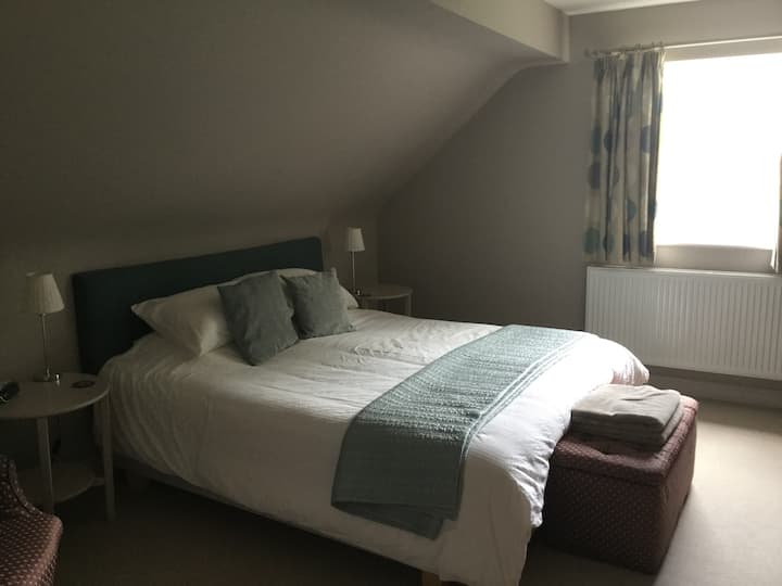 Luxury Farmhouse Attic Suite With Bijou Kitchen - Royal Leamington Spa