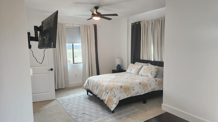 Bears Spot In Ennis - Ennis, TX