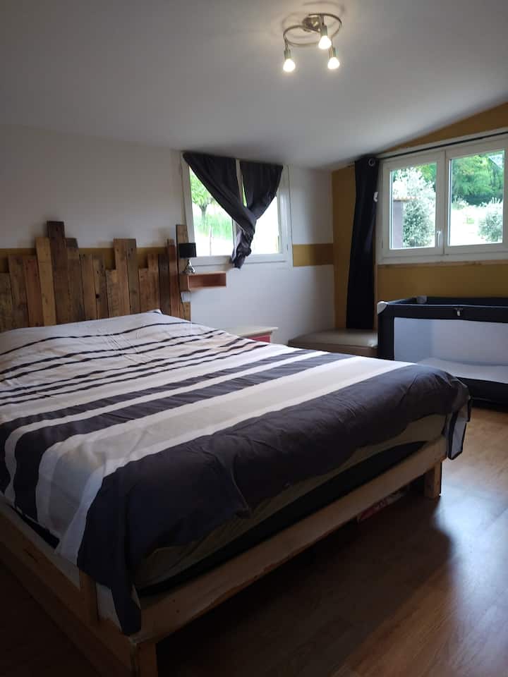 Charmante Maisonnette Avec Jardin - Bren