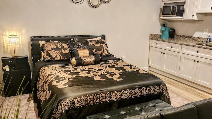Elegant Cozy Private Basement W/ Kitchenette - Stafford, VA