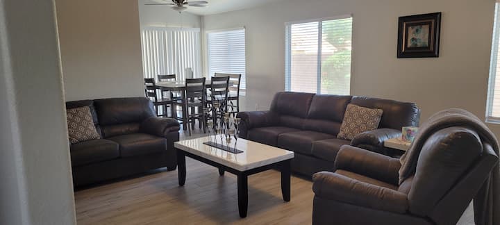 Quiet Peoria 2 Car Garage Fast Internet Smart Tvs - Sun City, AZ