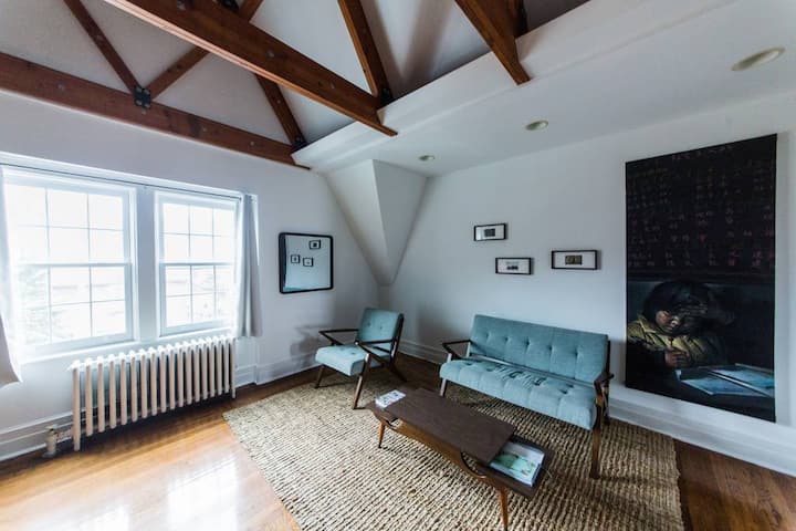 Cozy Spacious Loft Convenient To City - New York City, NY