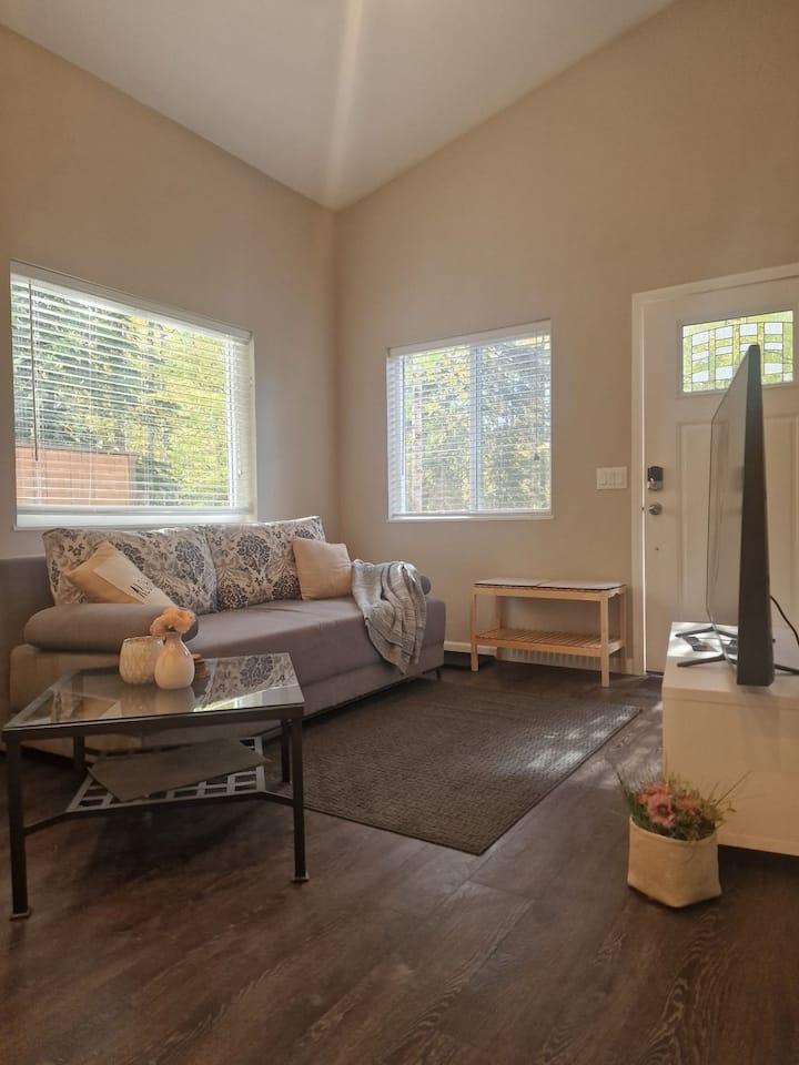 Cozy Guesthouse - Anchorage, AK