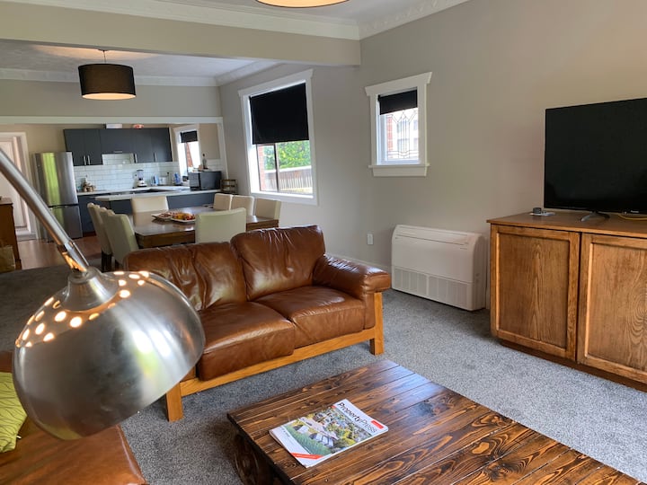 Stylish Corporate And Entertainers Pad - Invercargill
