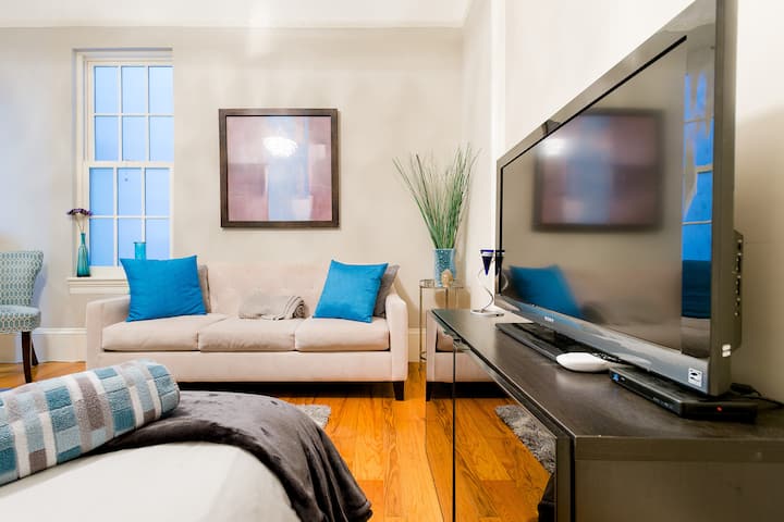 Explore Vibrant Castro From A Peaceful, Baby-blue Victorian - San Francisco, CA