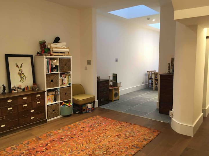 Beautifully Refurbished Period Home In Hackney - 런던