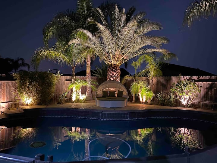 The Mirage Beautiful Pool Resort Style Home - California