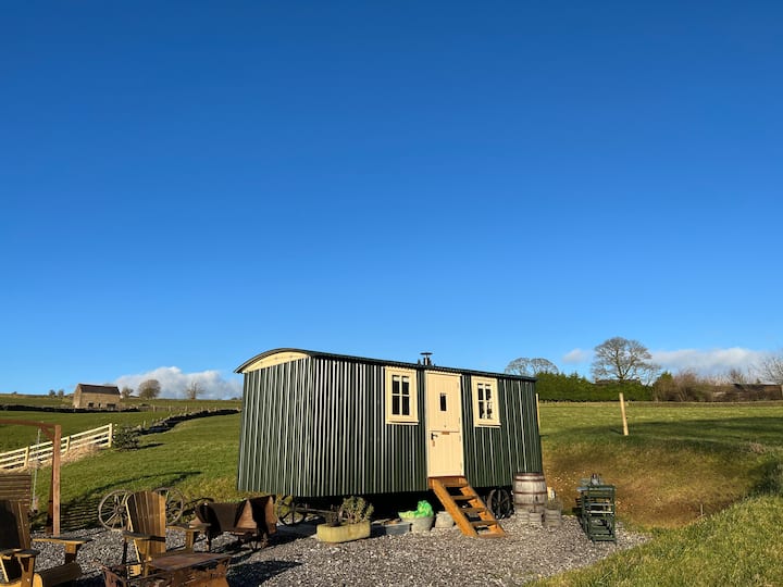 Huts In The Peak - Sixpence - Longnor