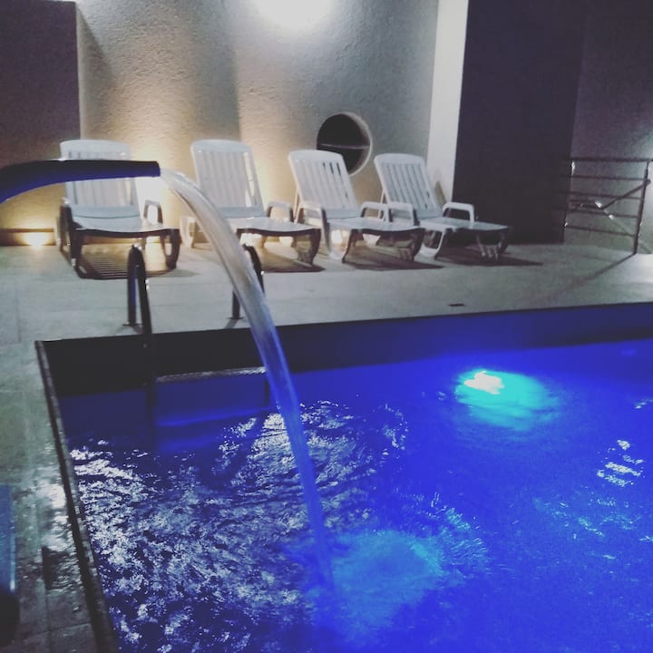 Apartamento Com 2 Quartos E Piscina Em Bombinhas - Porto Belo