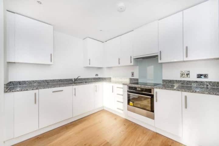 Modern Flat In Great Location - Central London
