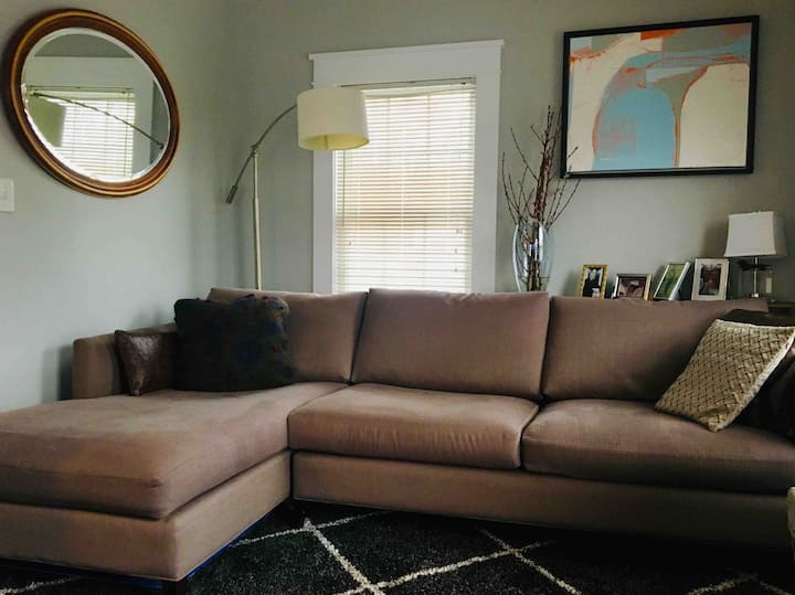 Cozy Getaway Walking Distance To Downtown - ポーツマス, NH