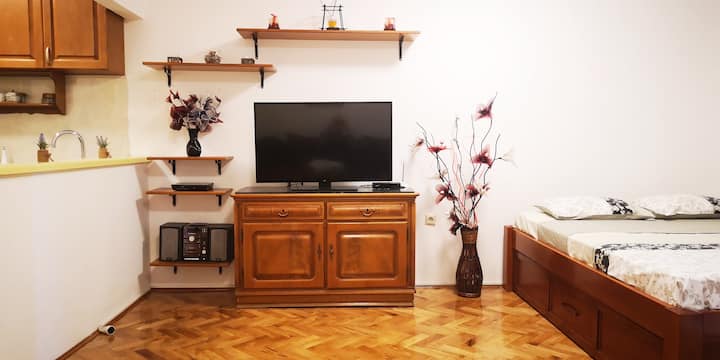 Apartment W/ Balcony, Near Beach & Center Of Budva - Budva