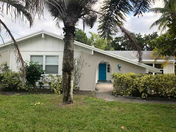 This Is A Find! Just Remodeled. 10 Min To Beaches! - Jupiter, FL