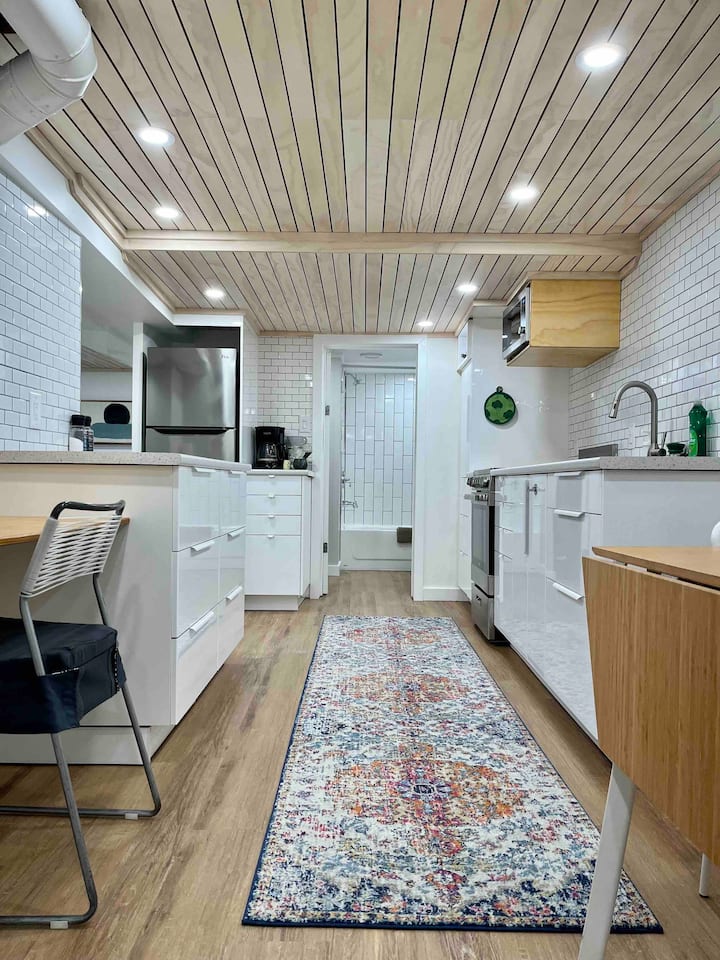 Cosy! Private! Wolseley! Newly Renovated! - Winnipeg