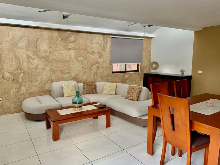 Cancún Muy Céntrico Bonito Y Amplio Departamento - Cancún