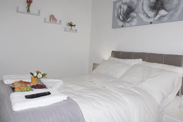 Cosy Double-bedroom Near Liverpool Shopping Parkr4 - 