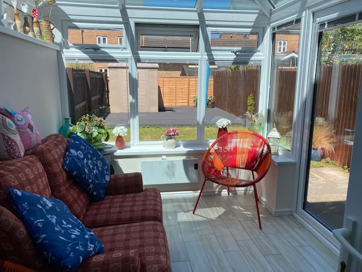 Townhouse With 2 Bedrooms Available In Quiet Area - Cardiff