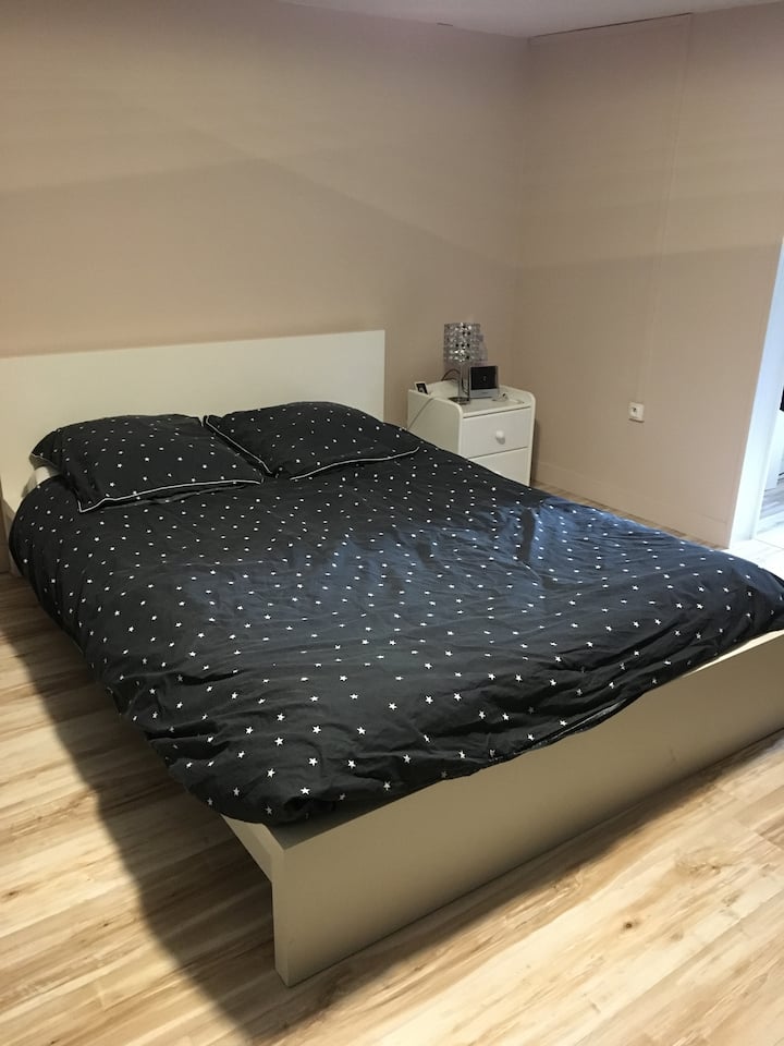 Studio 25 M2 Autonome Kitchenette Et Sdb - Nantes