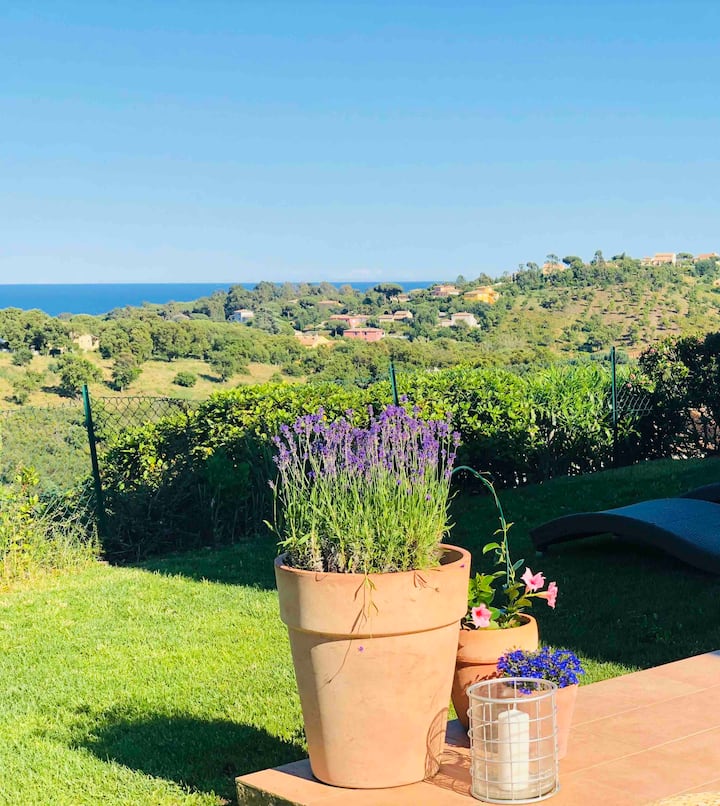 Riviera-perle: Utsikt, Pool, Kort Vei Til Strand - Var