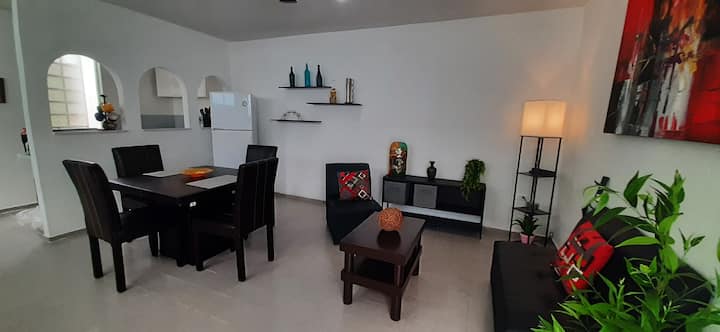 Bonito Y Amplio En Santiago. - Yucatán