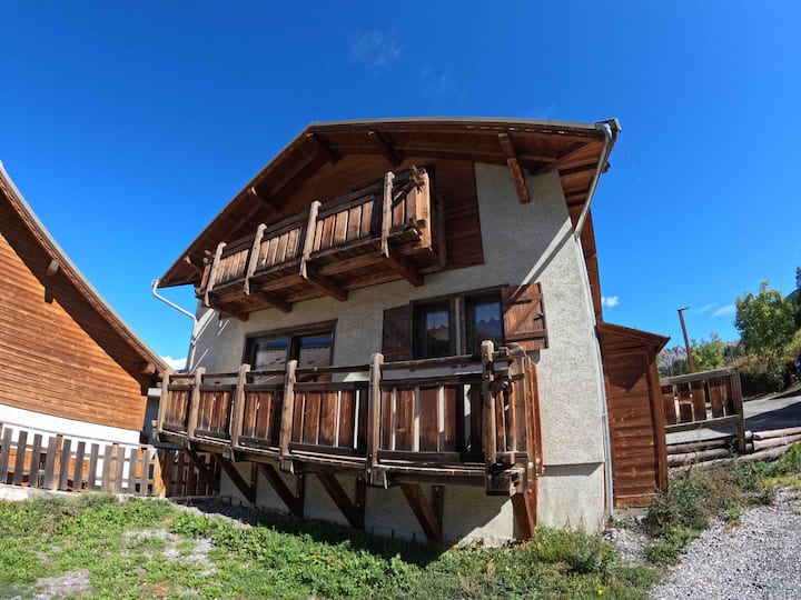Chalet Le Crystal Avec Salle De Jeux - Embrun