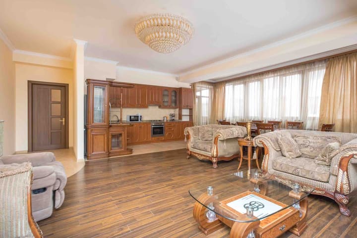 G&a 3 Bedroom New Apartment,small Center - Yerevan