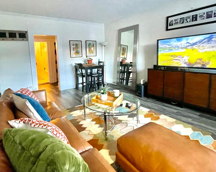 Artist Apartment In The Heart Of Downtown Stamford - Stamford, CT
