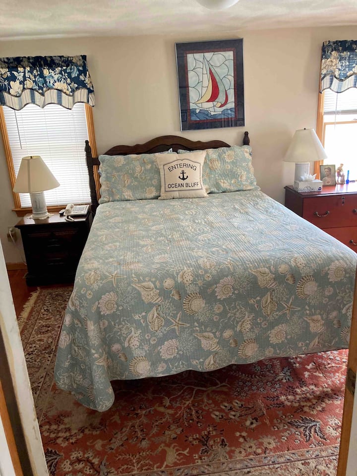 Welcome To Ocean Bluff! One Room For 2 Queen Size - Marshfield, MA