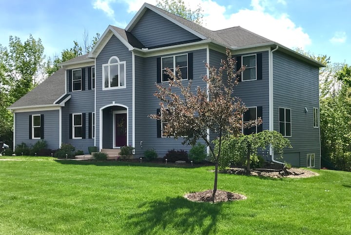 Large Upscale Home - Ithaca, NY