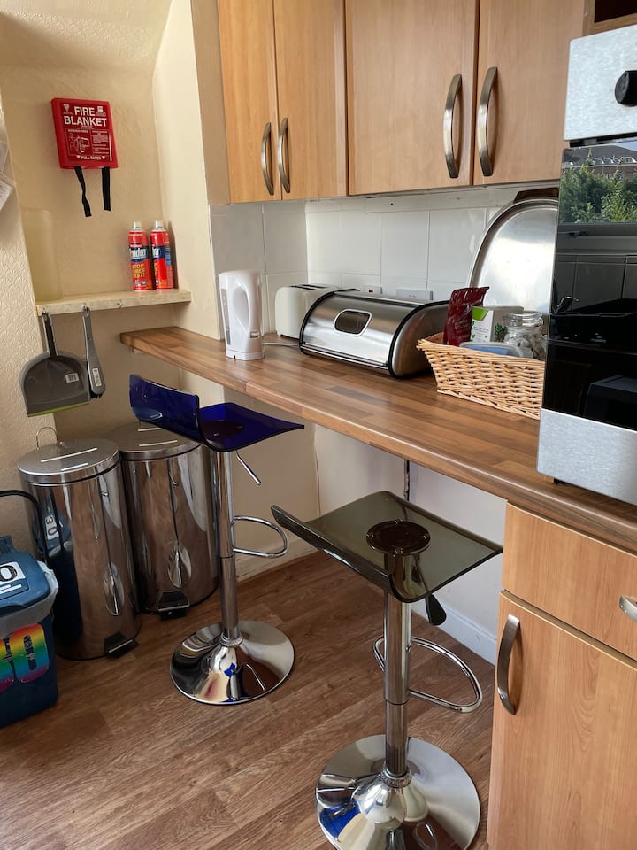 Rosie’s Retreat Westcliff Room 3 - Southend-on-Sea