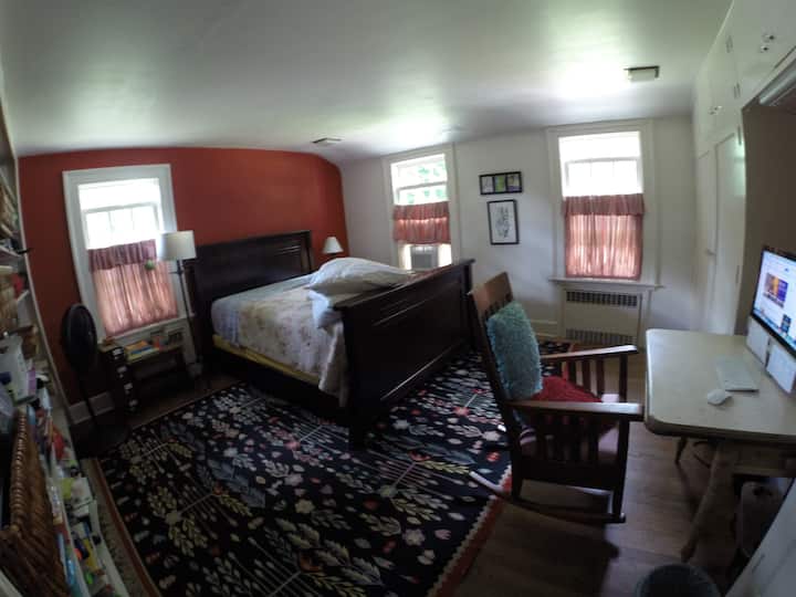 Tricia's Room In Beacon 1794 Home Walk 2 Train - Beacon, NY