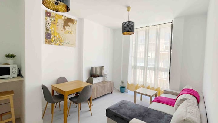 Beautiful Home In Malaga City Centre - Málaga