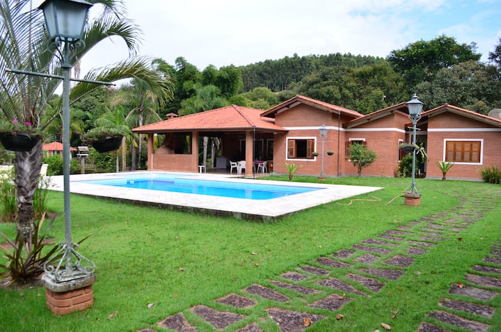 Chácara Em Socorro Para Relaxar Com Sua Família - Socorro