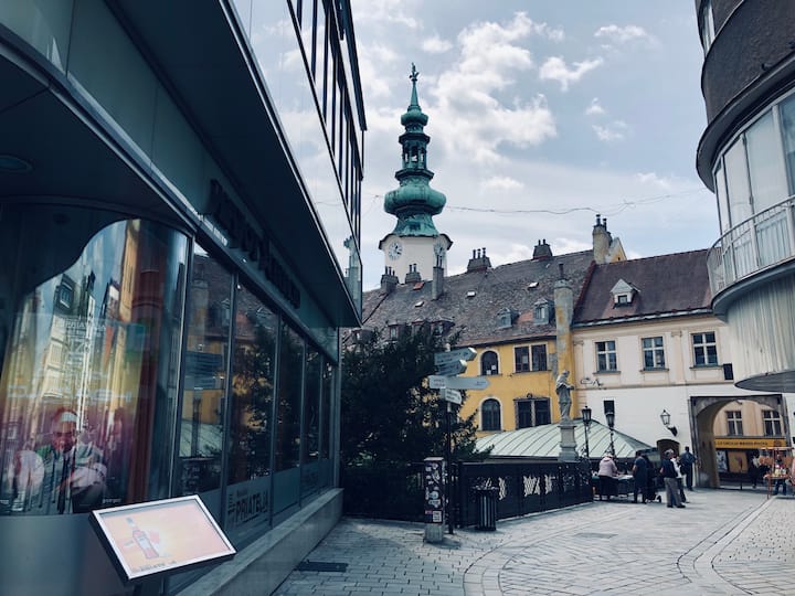 Moderní Apartmán V Centru. Nejlepší Poloha. - Bratislava