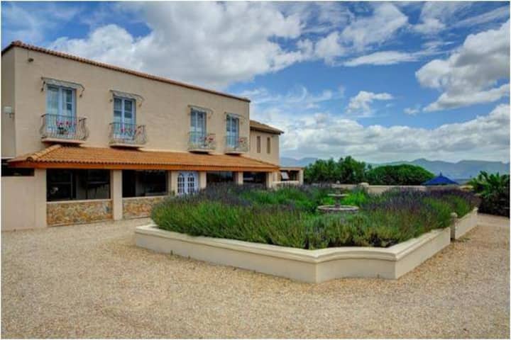 Villa On The Bay Luxury Country Retreat - Gansbaai