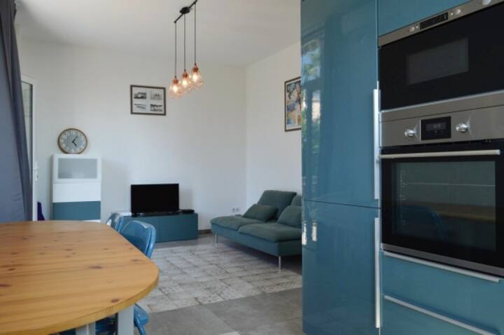 Antibes Appt 3 P Avec Terrasse En Maison Au Calme - 昂蒂布