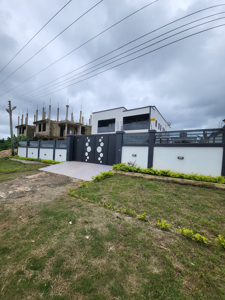Luxury 3-bedroom House At Tikrom, Close To Knust - Kumasi