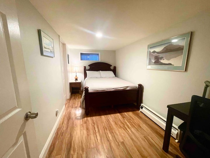 Cozy, Private Room, Private Bathroom & Entry Door. - Oakland, CA