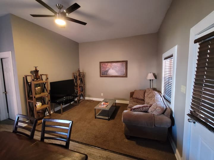 Peaceful 1 Bedroom Apartment. - Buffalo, NY