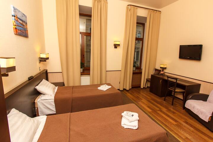 Twin Room Near Nevsky Prospekt - Saint Petersburg, Russia