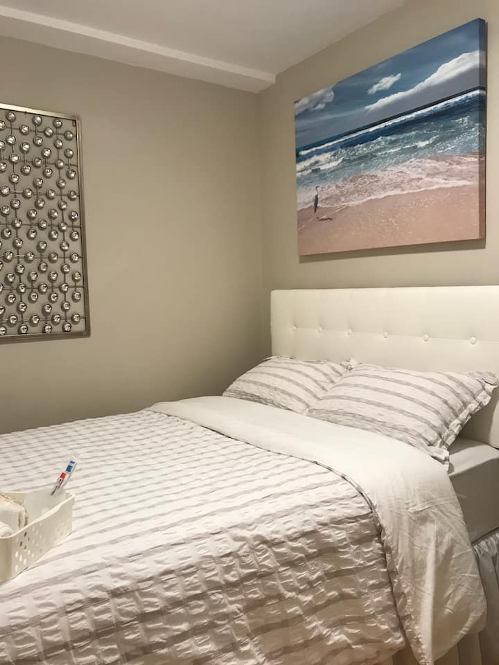 1gb-private Room (Share Bath) At Marina/cow Hollow - San Francisco, CA