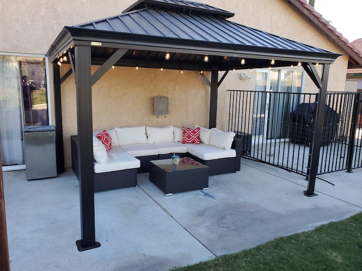 Spacious 3br • Big Yard • Dog-friendly • Superhost - Jurupa Valley, CA