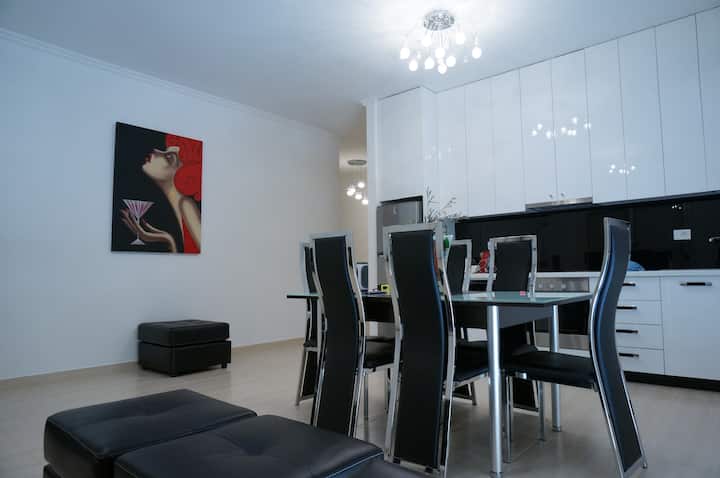 Sensational Spectacular Magnificent Apartment - Vlorë