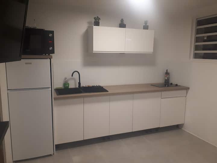 T2 A Louer 900€/mois Tcc Neuf Meublé Entierement - Fort-de-France