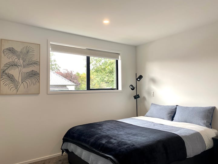 New & Cozy Hagley Park Getaway - Christchurch