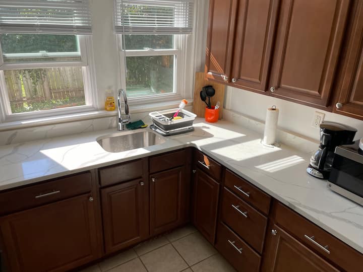 Quiet Work-friendly Apt W/fast Wifi +Free Laundry - King of Prussia, PA