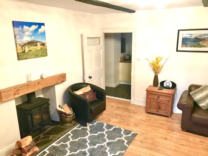 Dog Friendly, 2 Bedroom, Garden Flat. Wood Stove. - Grasmere