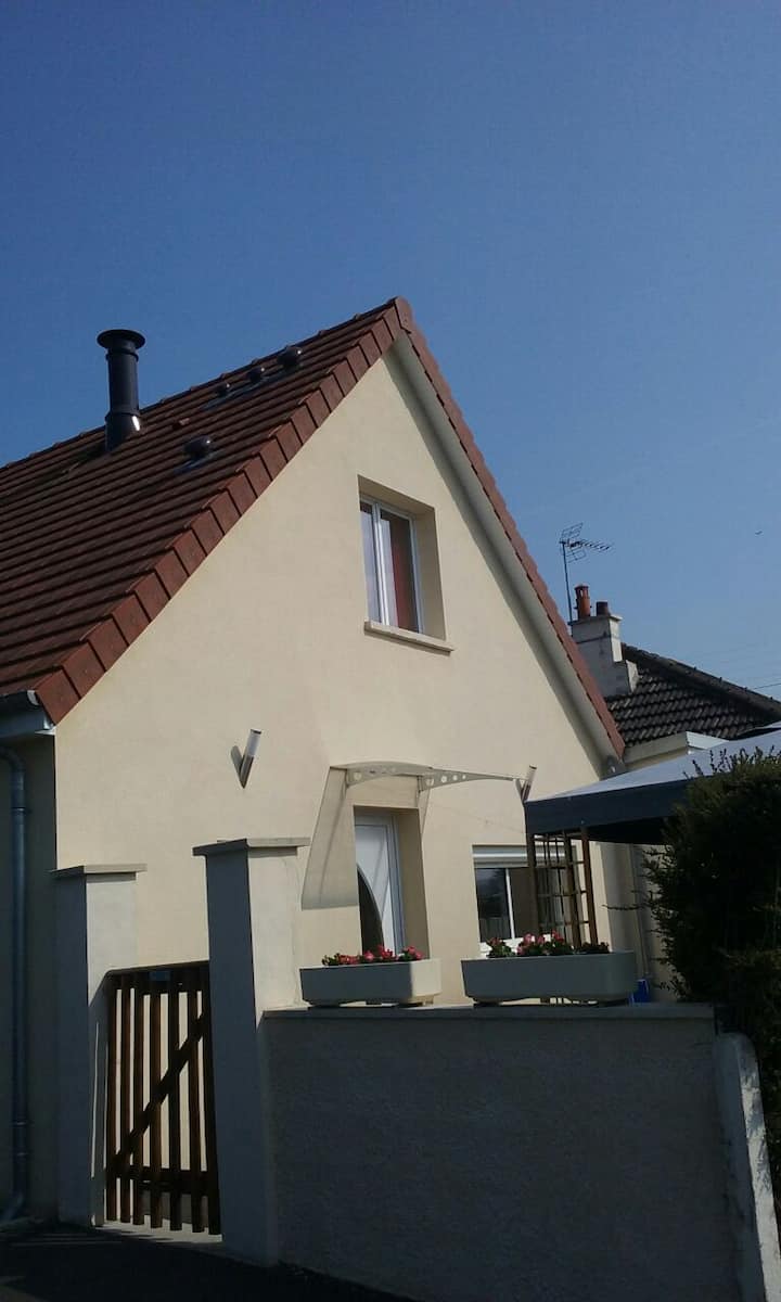 Maison Cosy à Proximité De La Mer - Plage d'Hermanville-sur-Mer