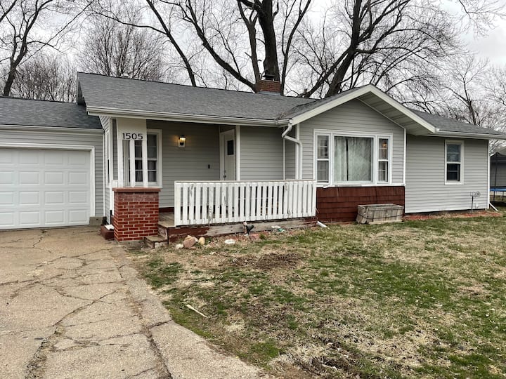 Home Near High School - Thousand Hills State Park, Kirksville